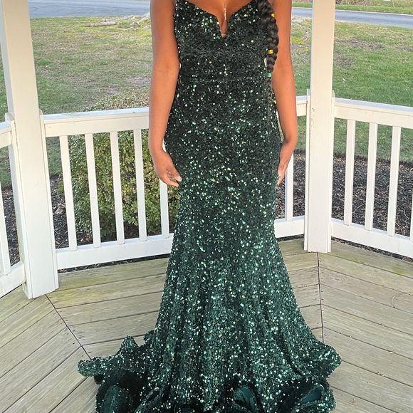 Dresses | Green Prom Dress Size 8 W Slight Alterations At The Waist ...